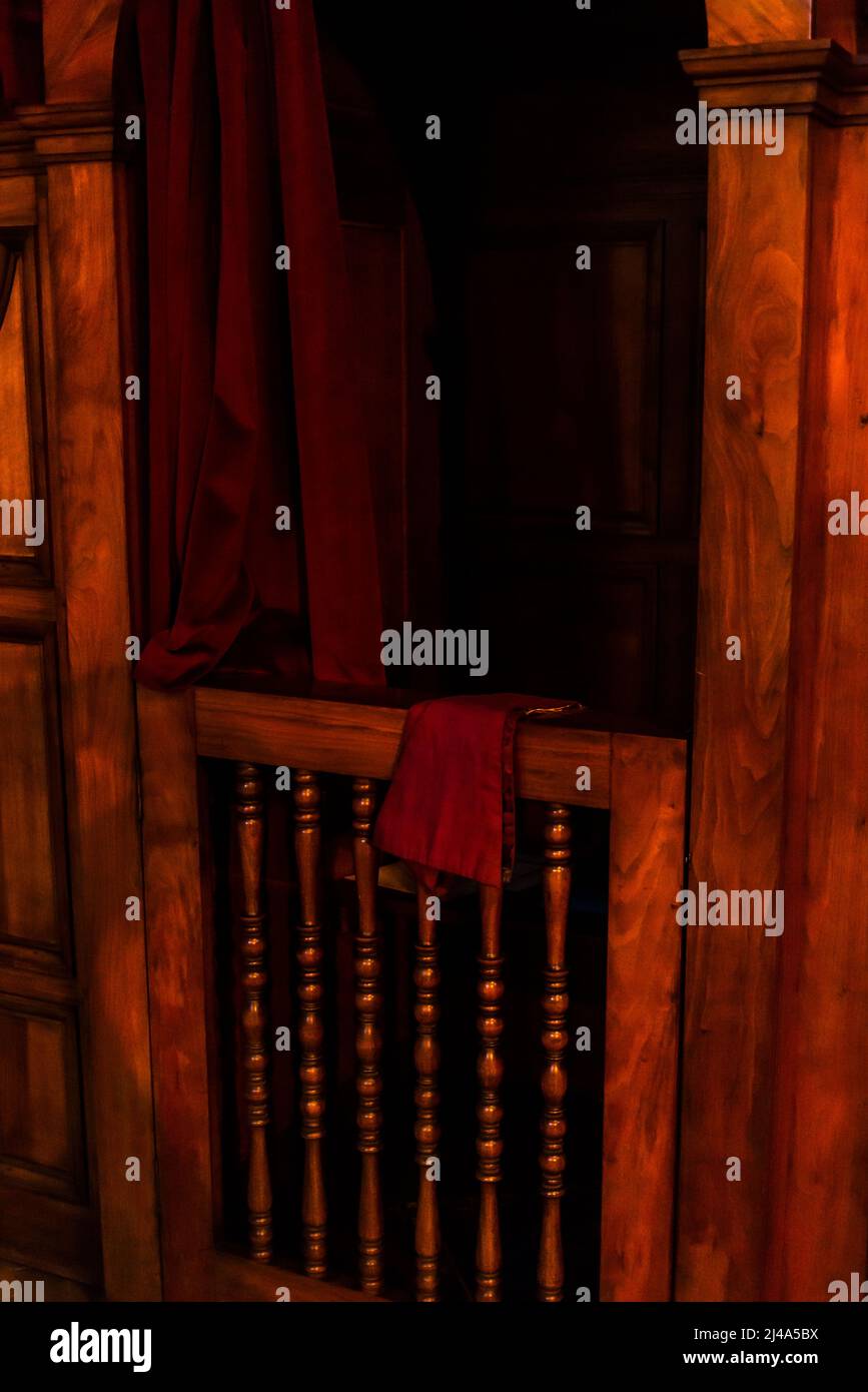 Confessional box uk hi-res stock photography and images - Alamy