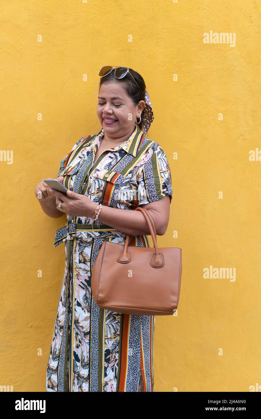 Checking cell hi-res stock photography and images - Alamy