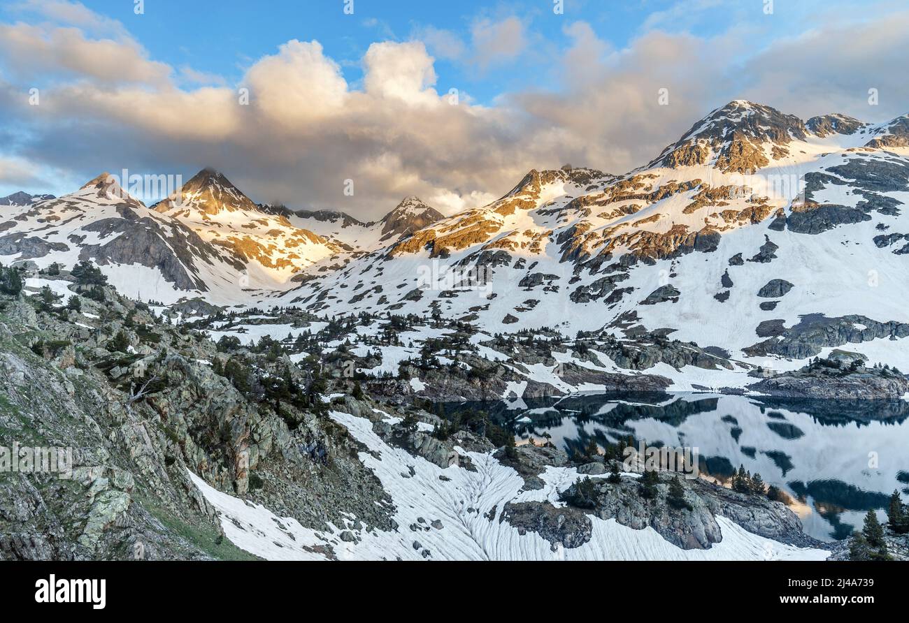 Tena valley hi-res stock photography and images - Alamy