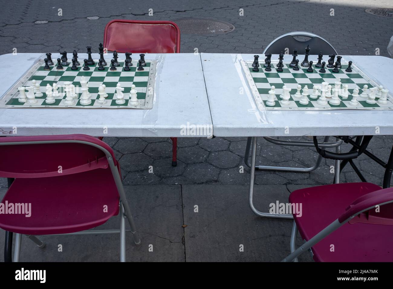 New york city table hi-res stock photography and images - Alamy
