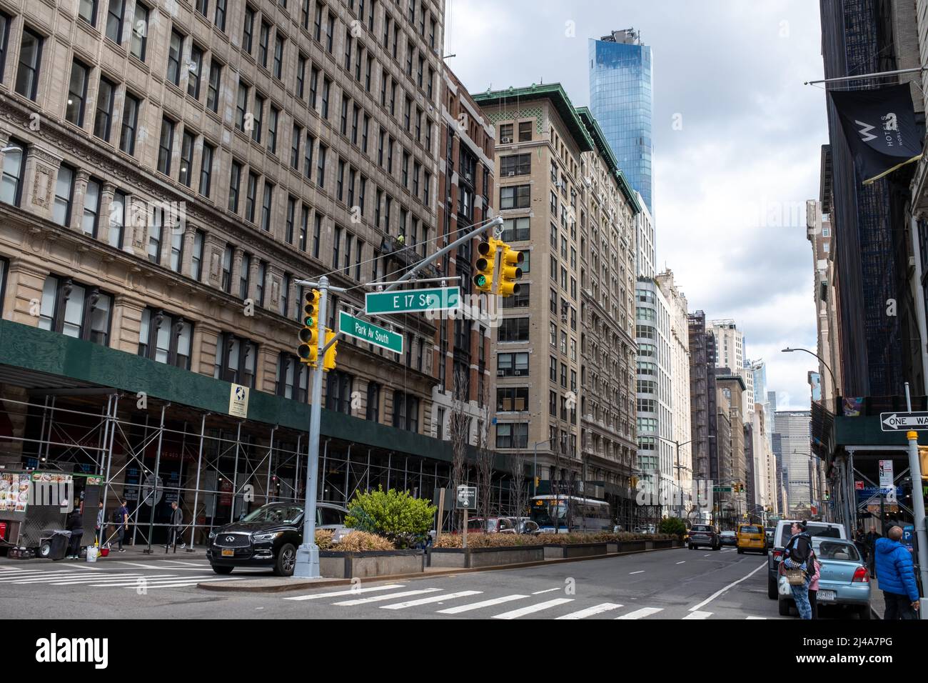 buildings and streets at the corner of Union Square : 17th St and Park ...