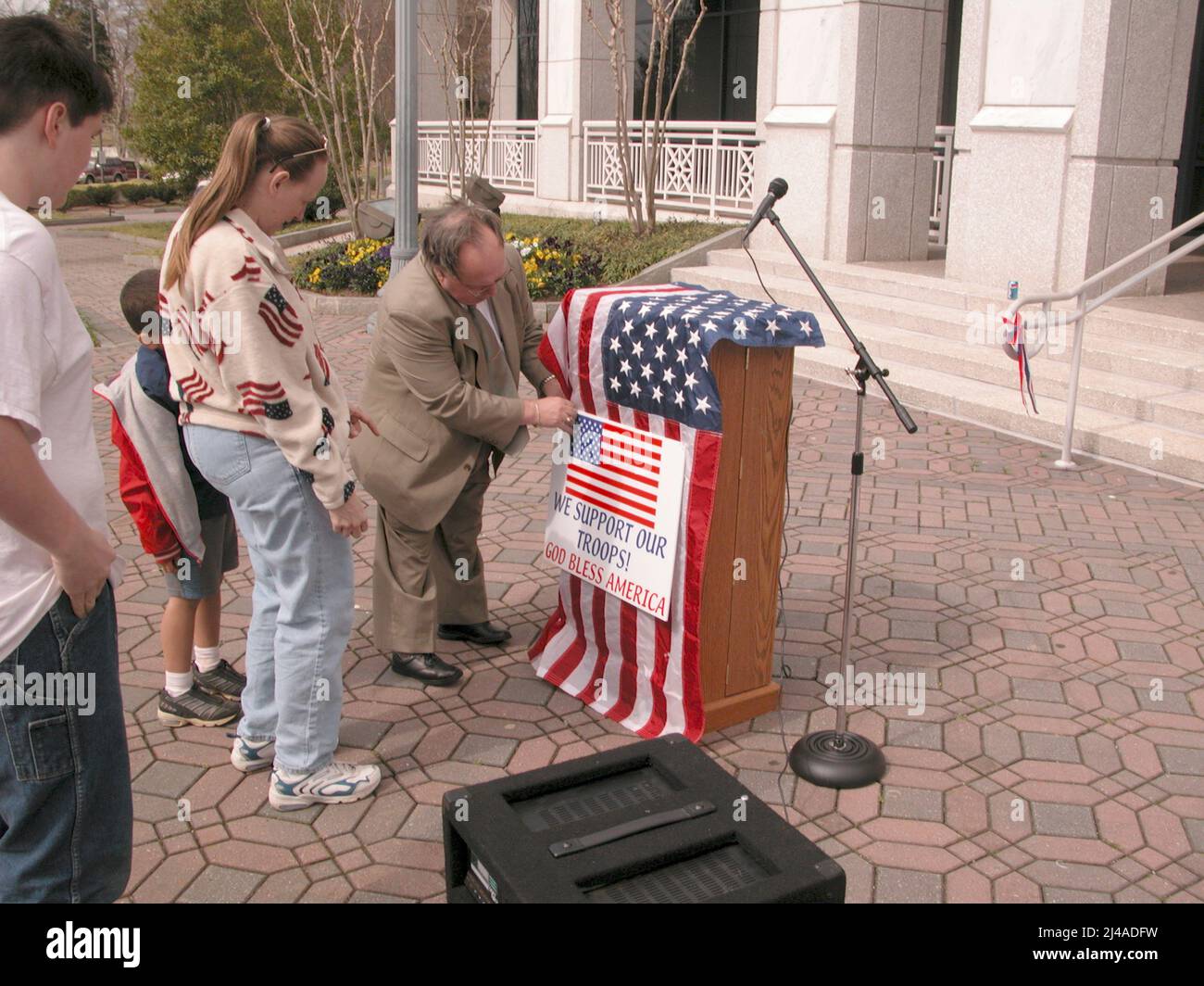 setup and press coverage of failed PRO and Anti war demonstration in ...