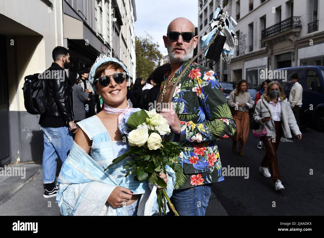 Guests at Paris FW - Streetstyle at Paris Fashion - Paris - France ...