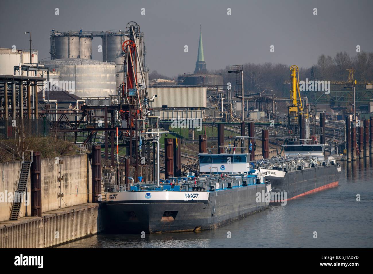 Petrochemical train cars hi-res stock photography and images - Alamy