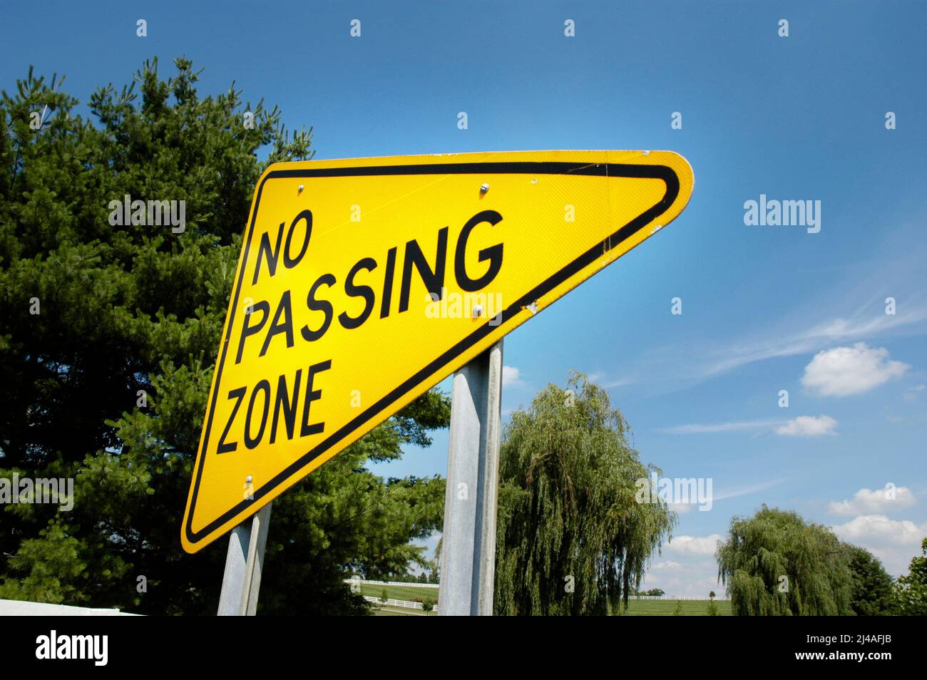 Yellow traffic lights no turn sign hi-res stock photography and images ...