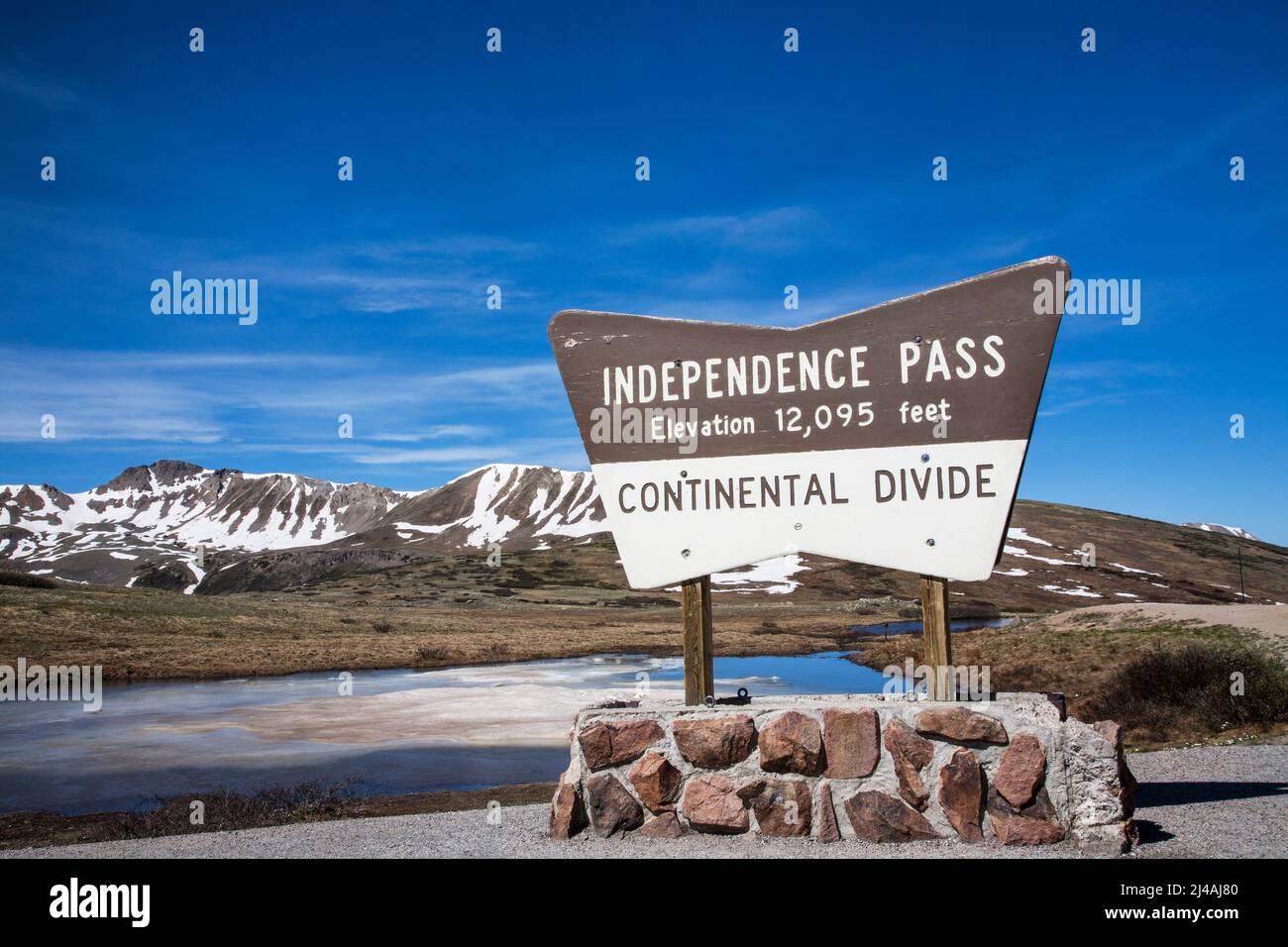 Continental divide sign colorado hi-res stock photography and images ...