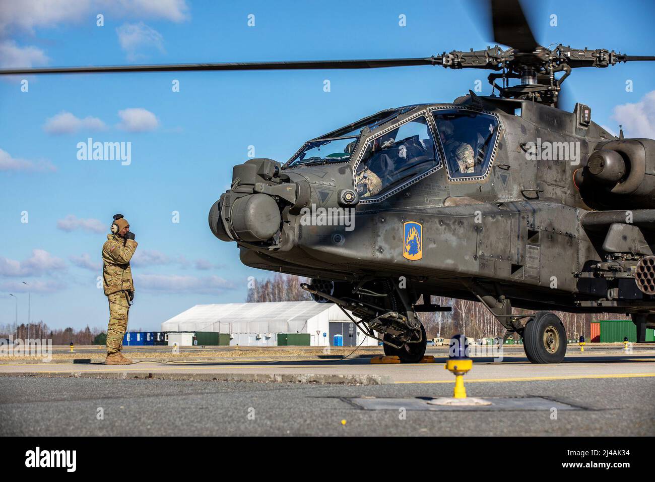 Latvia. 3rd Apr, 2022. U.S. Army Spc. Ali Nasser, Apache helicopter ...