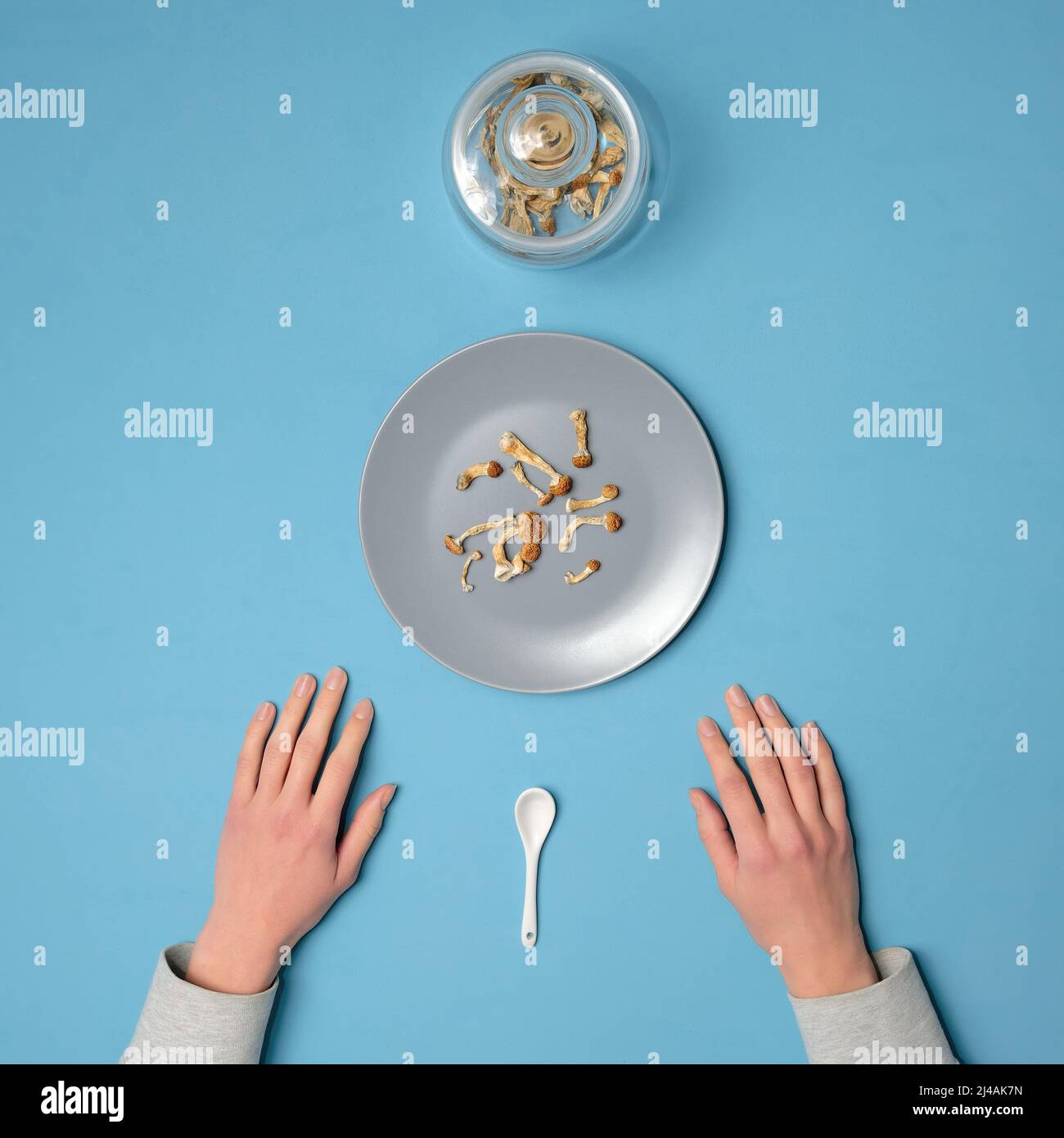 Daily dosing hi-res stock photography and images - Alamy