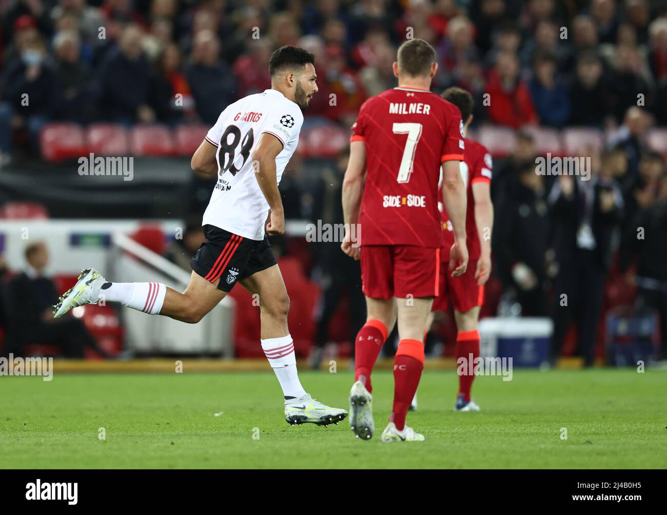 2022 liverpool celebrate goal hi-res stock photography and images - Alamy