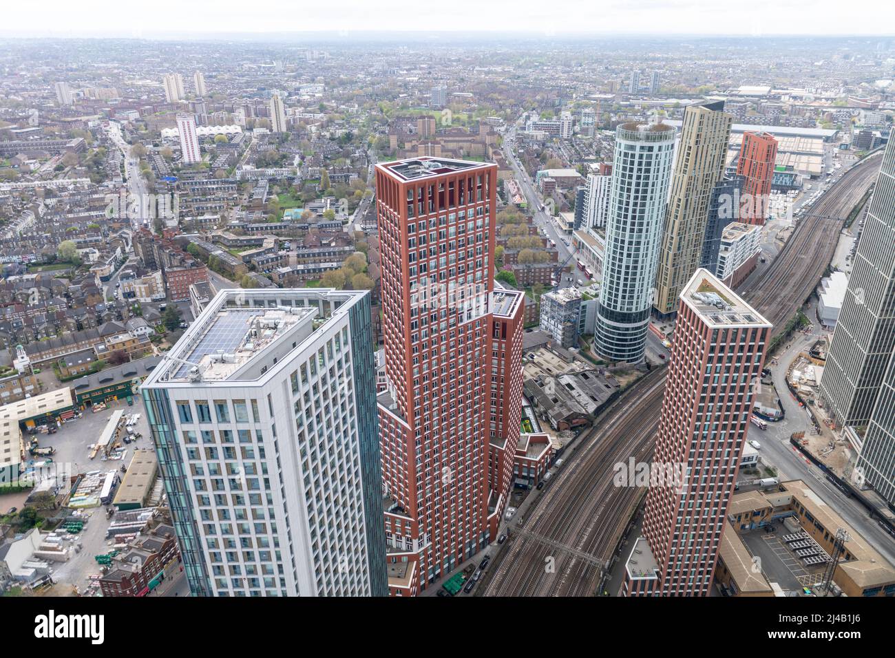 Office complex in london hi-res stock photography and images - Alamy