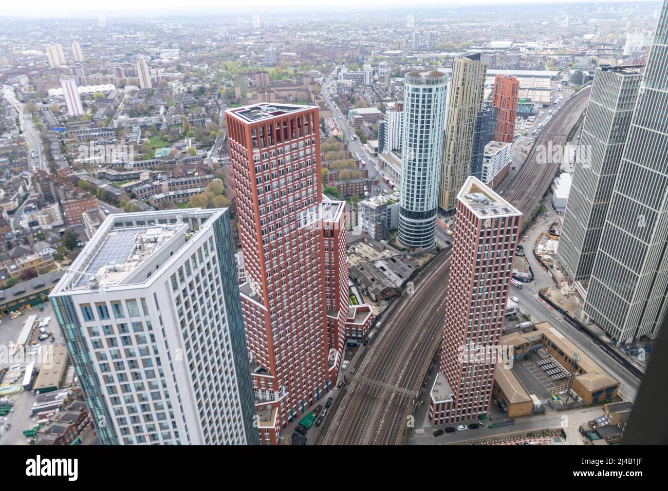 Hi rise homes in london hi-res stock photography and images - Alamy