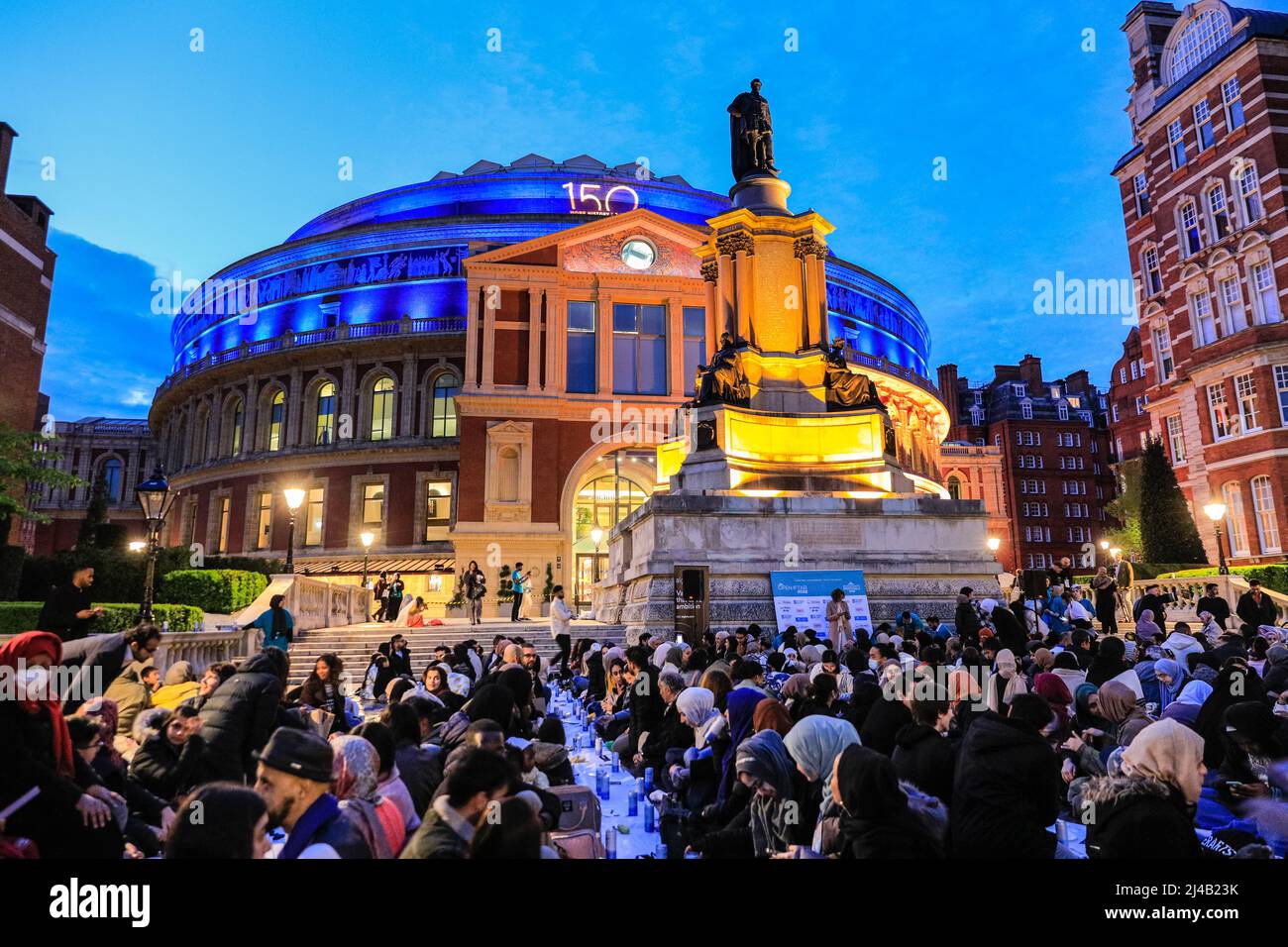 London, UK. 13th Apr, 2022. People take part in the UK's largest Open ...