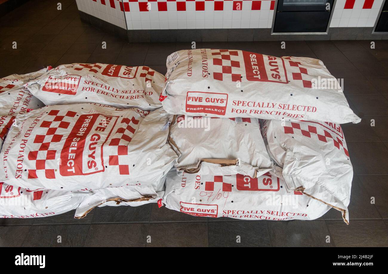 Bags of chips hi-res stock photography and images - Alamy