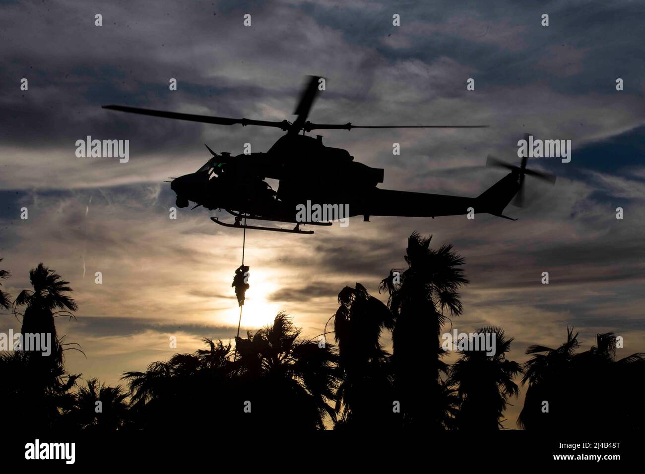 Yuma Proving Ground, Arizona, USA. 2nd Apr, 2022. U.S. Marines with 1st ...