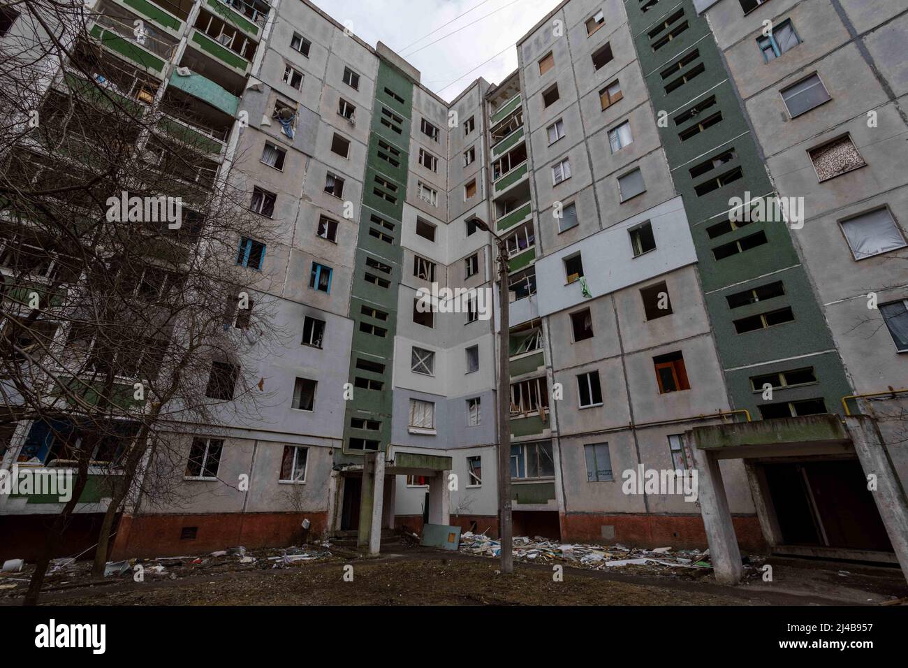 Chernihiv, Kiev Oblast, Ukraine. 6th Apr, 2022. Buildings destroyed by ...