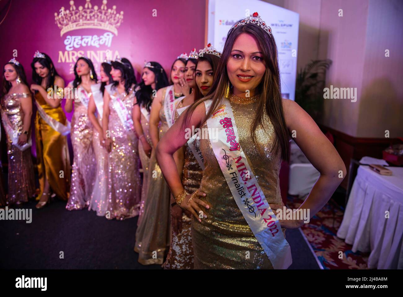Mrs india pageant hi-res stock photography and images - Alamy