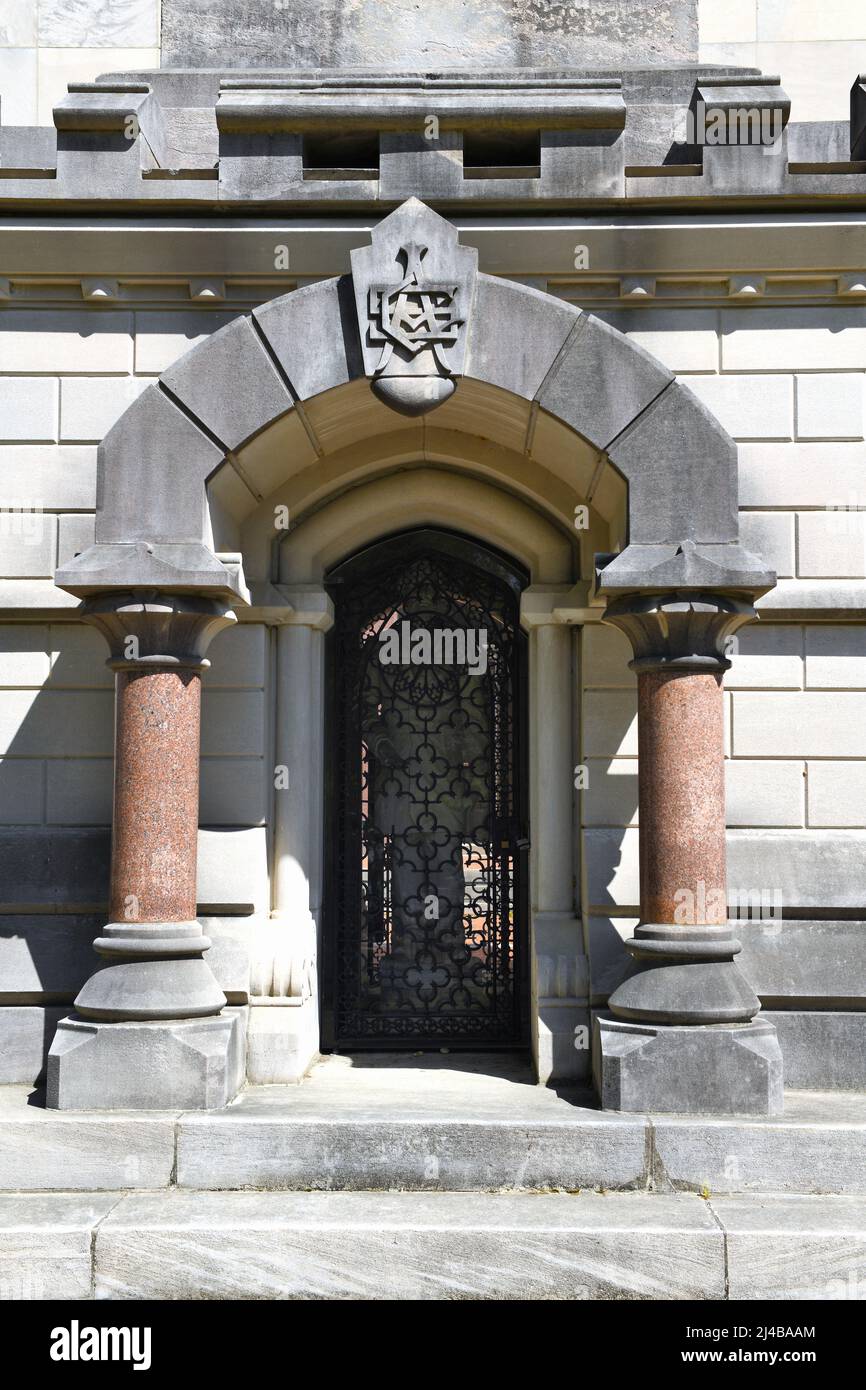 the statue honoring the Confederate dead at the Mississippi Department ...