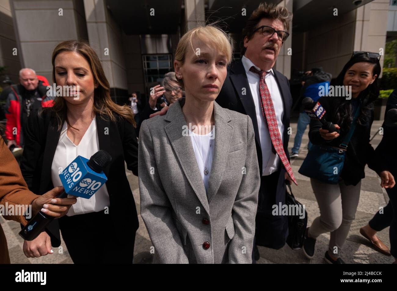 Sacramento, CA, USA. 13th Apr, 2022. Sherri Papini leaves with attorney ...