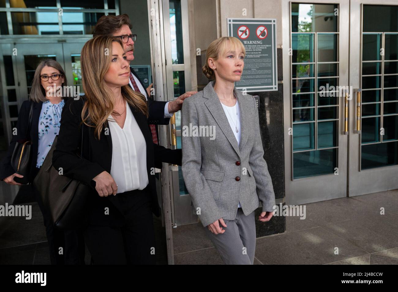 Sacramento, CA, USA. 13th Apr, 2022. Sherri Papini leaves with attorney ...