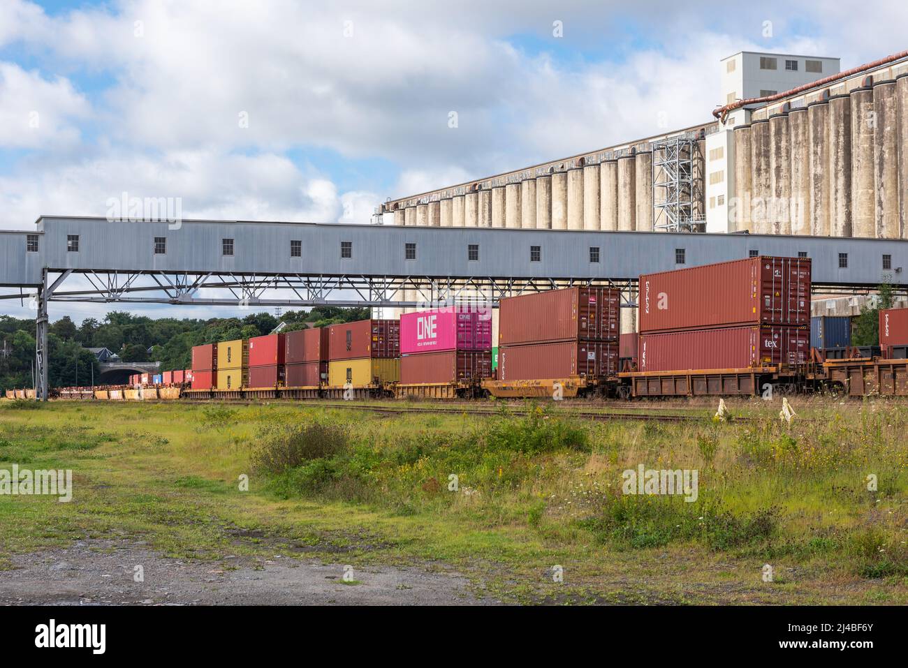 Halifax, Nova-Scotia, Canada – 4 september 2021 : Grain elevator and ...