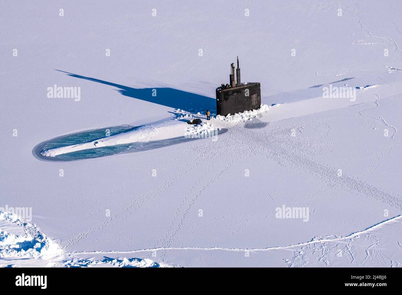 The Los Angeles-class fast-attack submarine USS Pasadena (SSN 752 ...