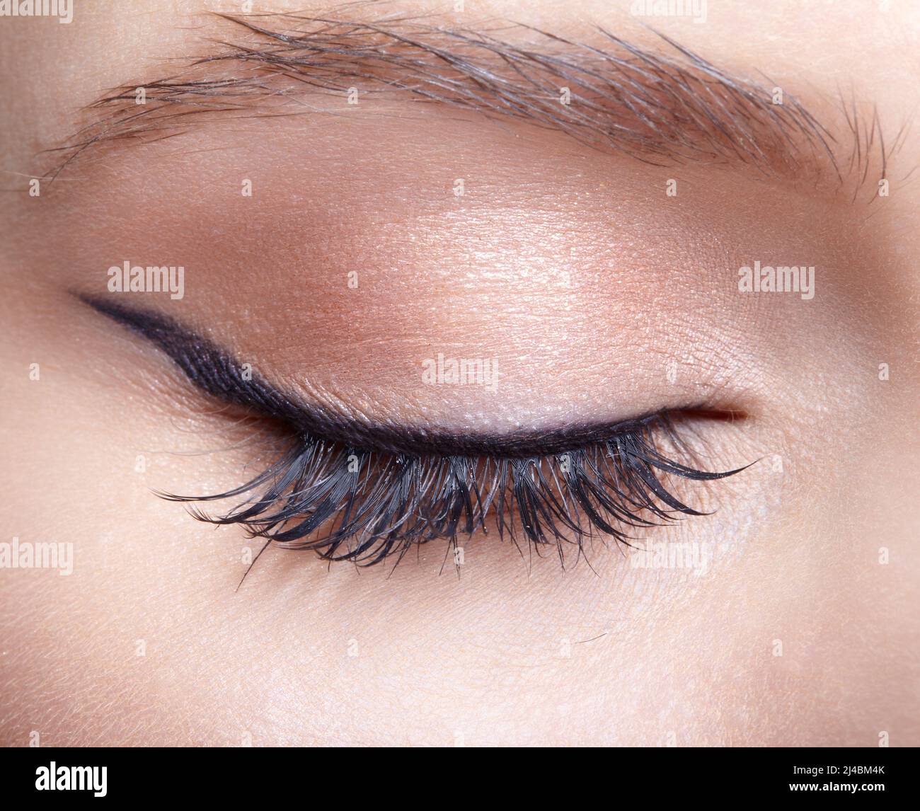 Eye lashes beauty treatment hi-res stock photography and images - Alamy