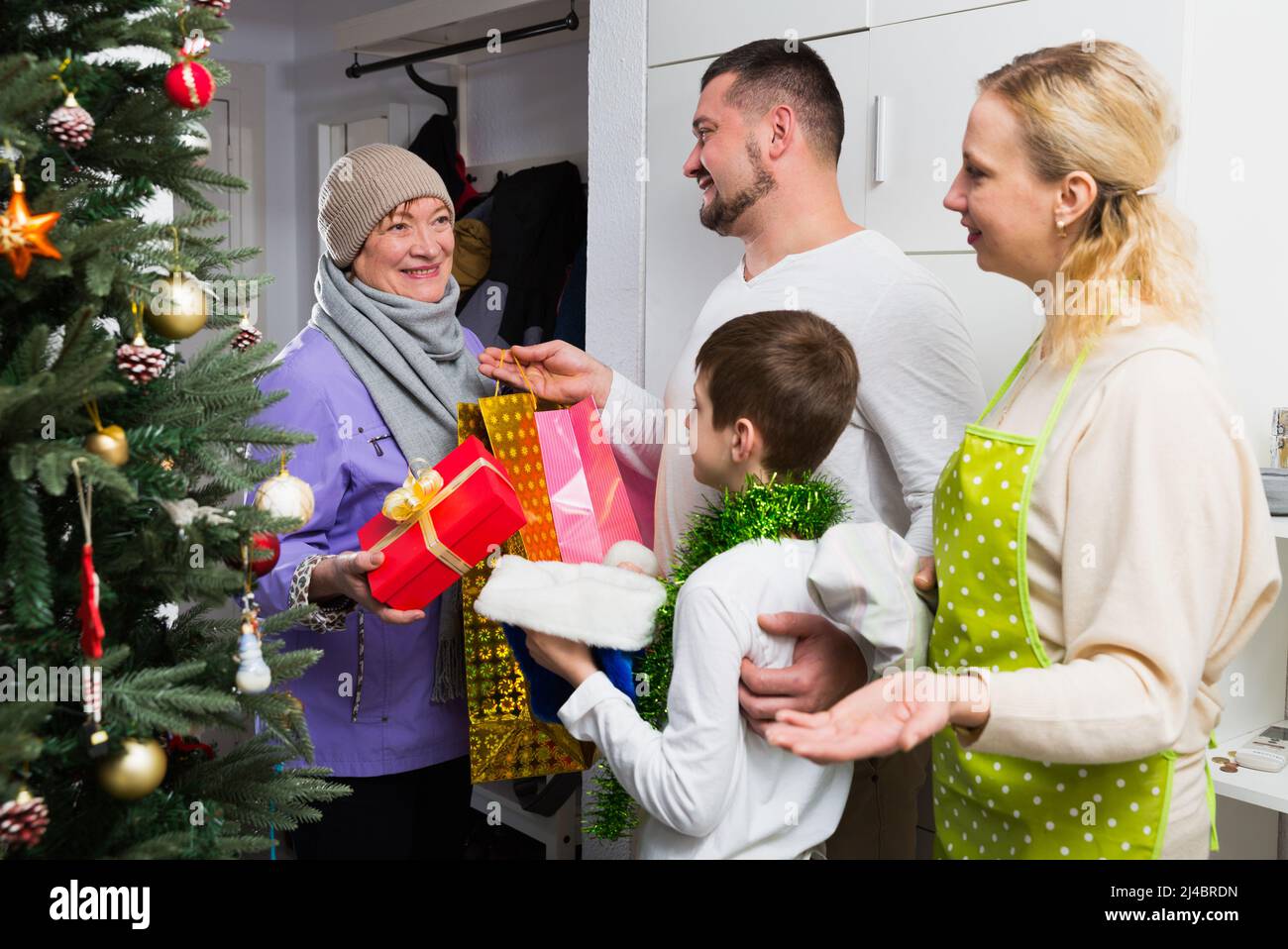 Visiting the new mother hi-res stock photography and images - Alamy