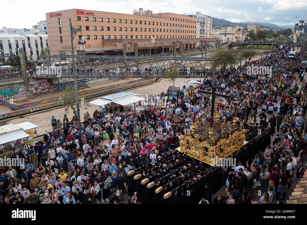 Faithfuls gather to see the procession of 'Fusionadas' brotherhood ...