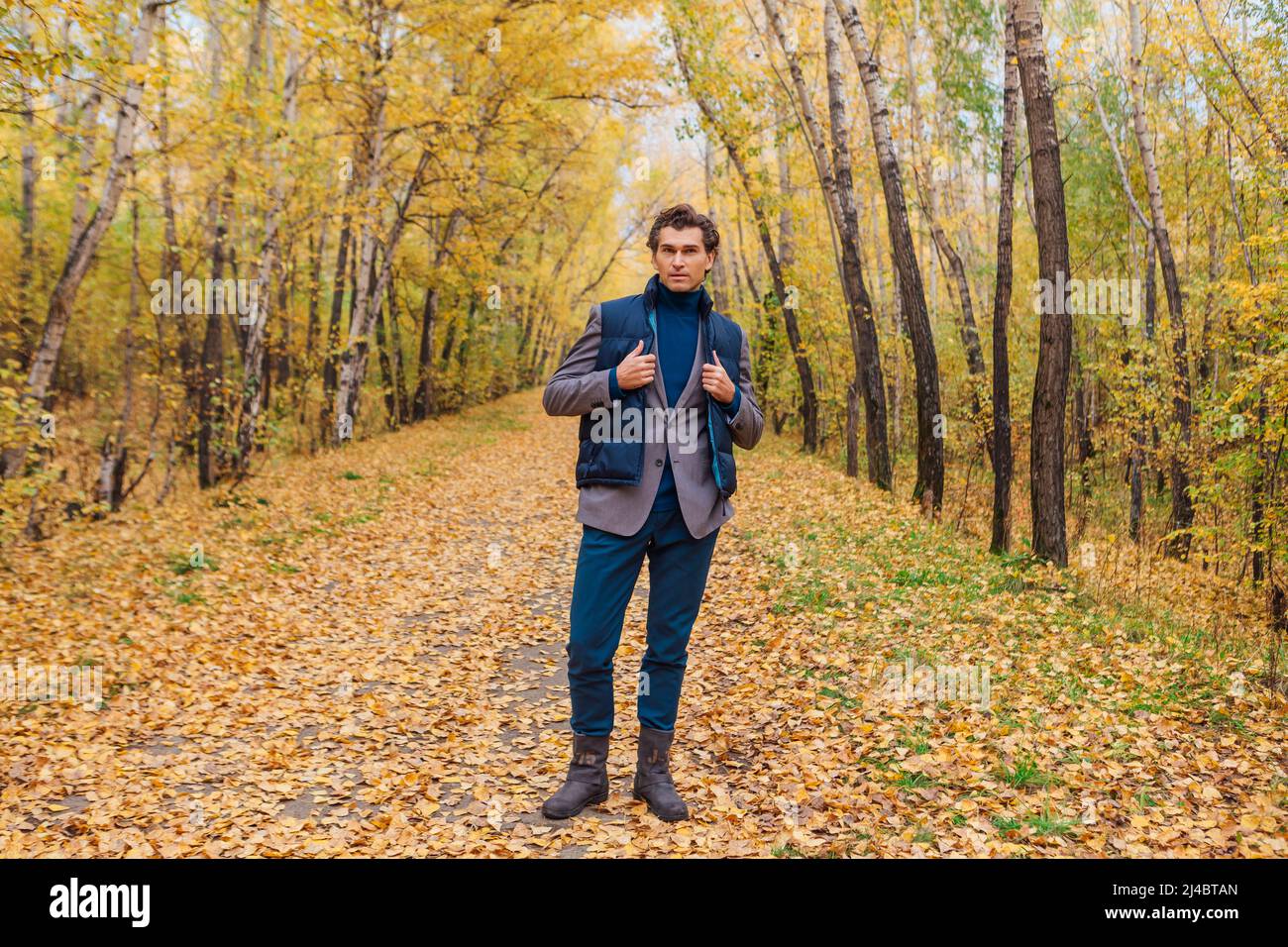 Tall handsome man dressed hi-res stock photography and images - Alamy