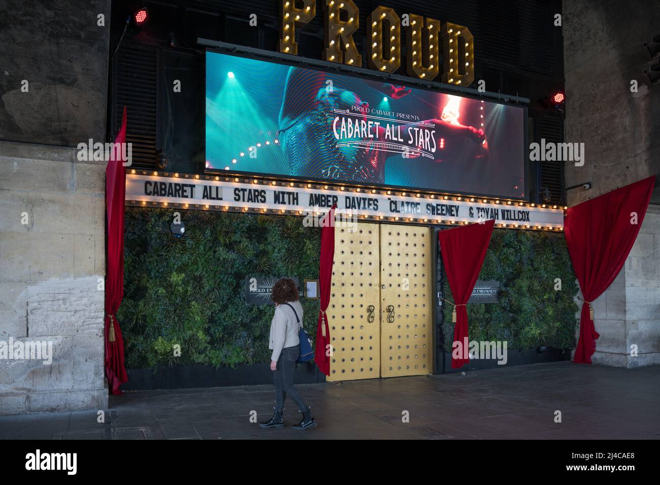 Cabaret club hi-res stock photography and images - Alamy