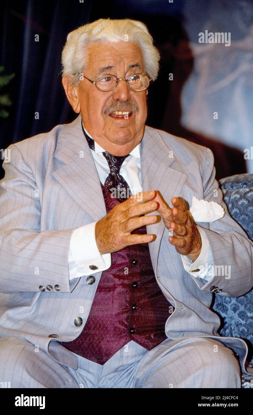 Willy Millowitsch, deutscher Schauspieler, Volksschauspieler, Regisseur ...