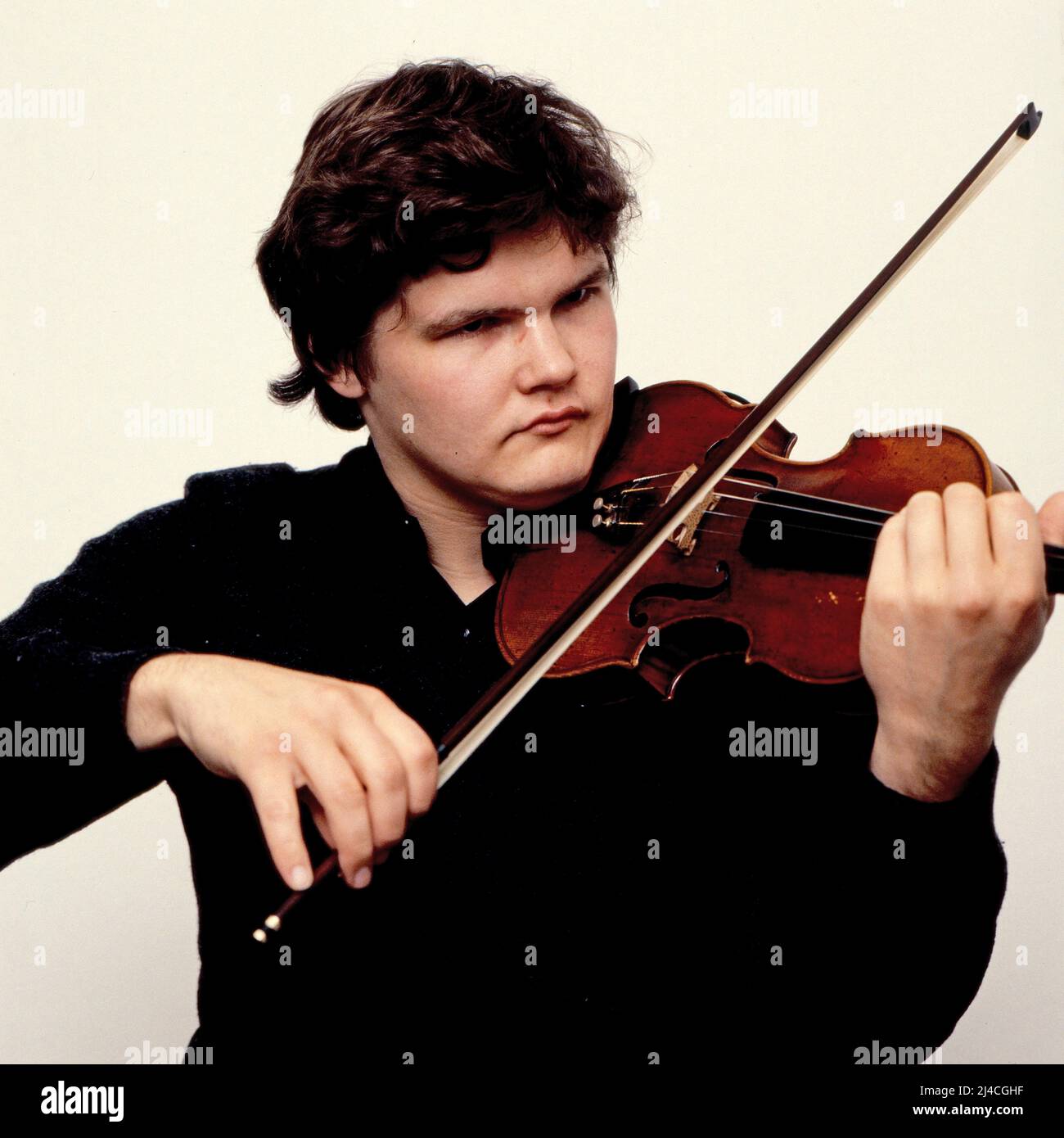 Sergei Stadler, russischer Violinist, Portrait mit Violine, Deutschland ...