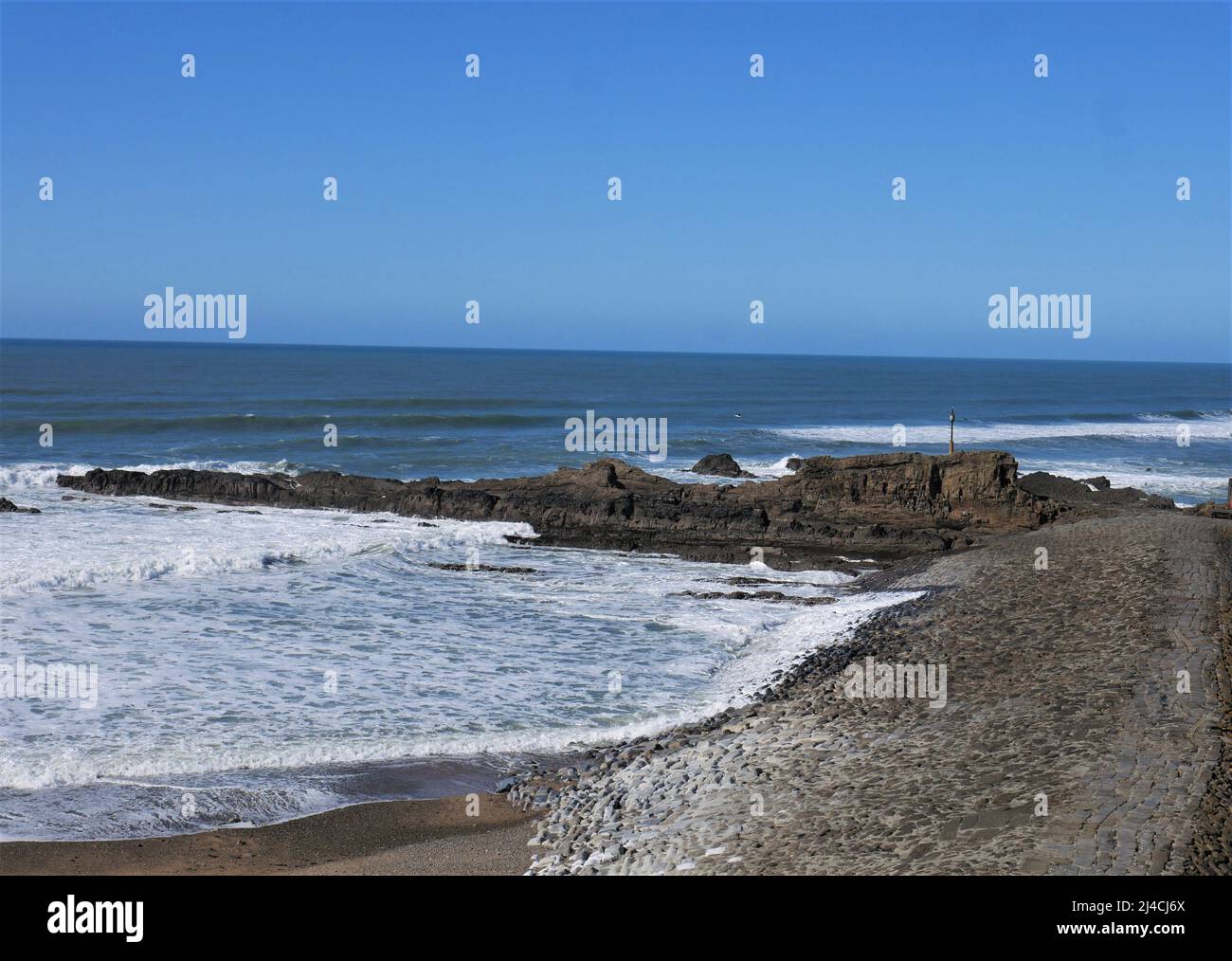 View towards Barrel Rock, Bude ,Cornwall Stock Photo - Alamy