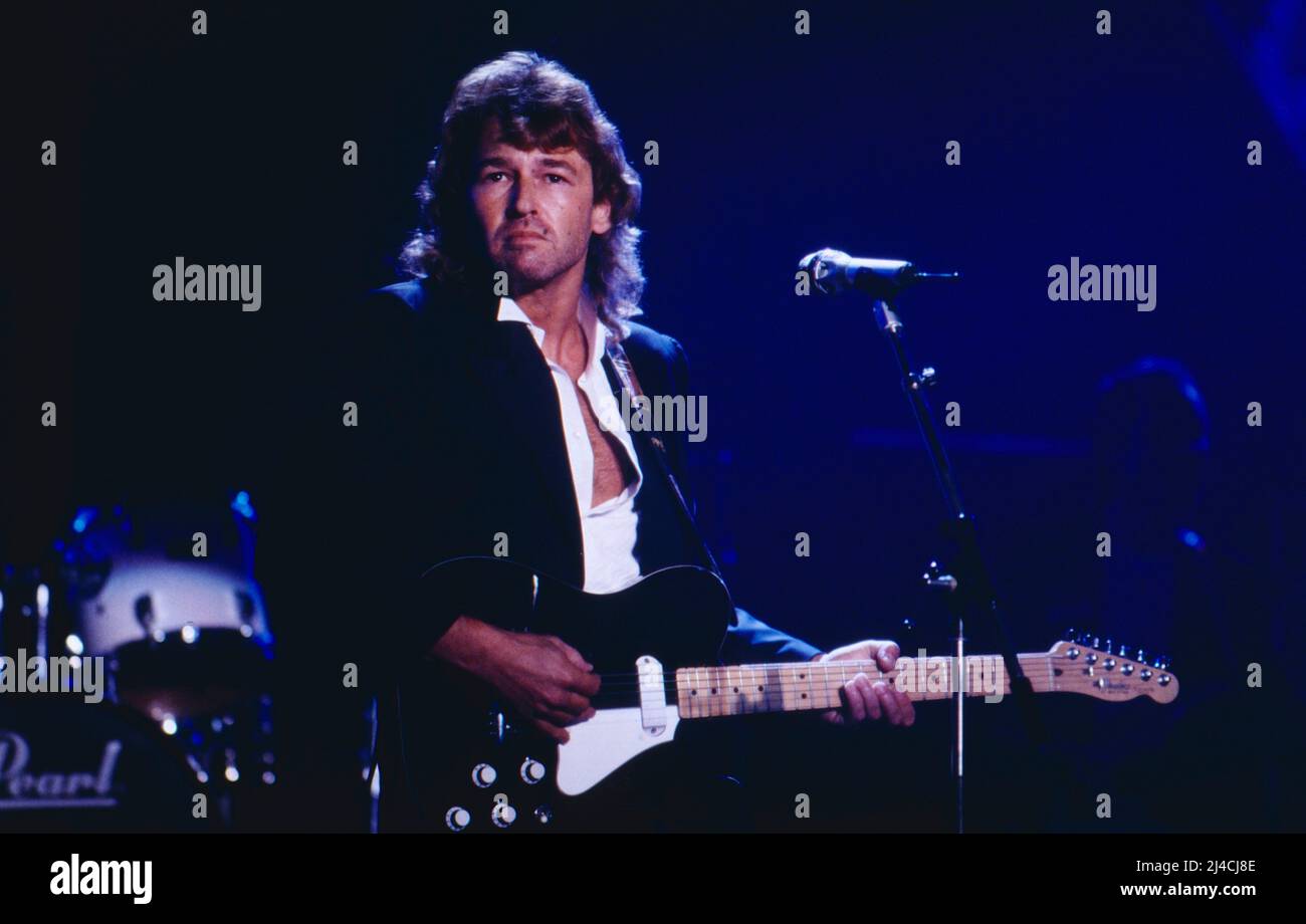 Peter Maffay, deutscher Sänger, Gitarrist und Musikproduzent, im Bild ...