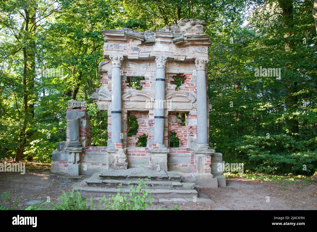 Tomb of Wilhelmine's favourite dog, the dwarf spaniel Folichon, in the ...