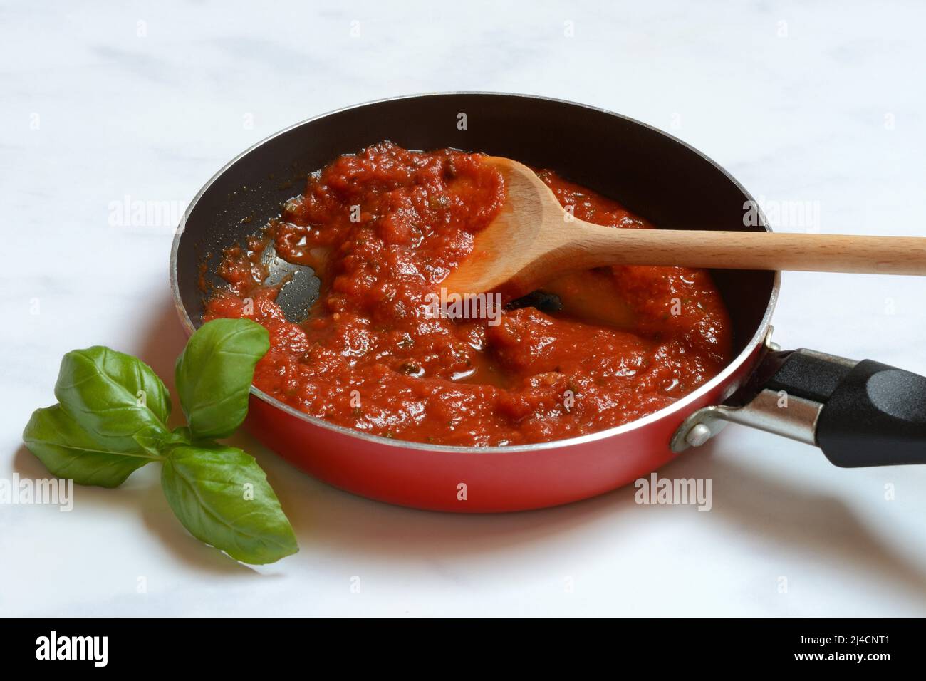 Pan with tomato sauce, sugo, pasta sauce Stock Photo - Alamy