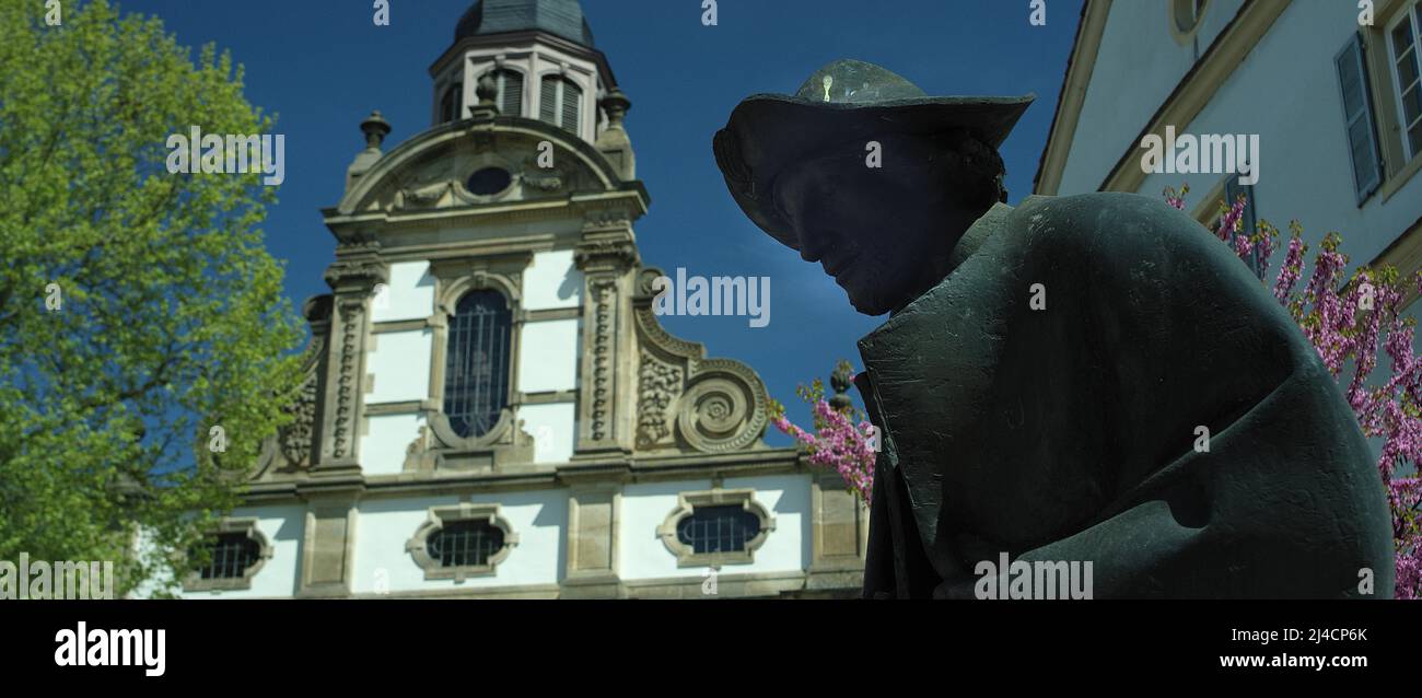 Statue of pilgrims in Speyer, behind the Trinity Church, Speyer ...
