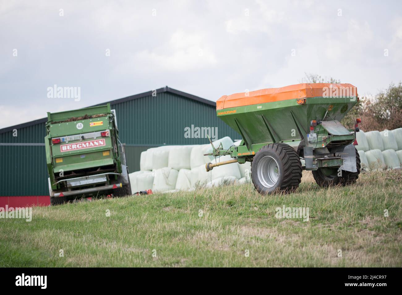 Lime spreader Amazone ZG 4002, agricultural implement, trailer, Velbert ...