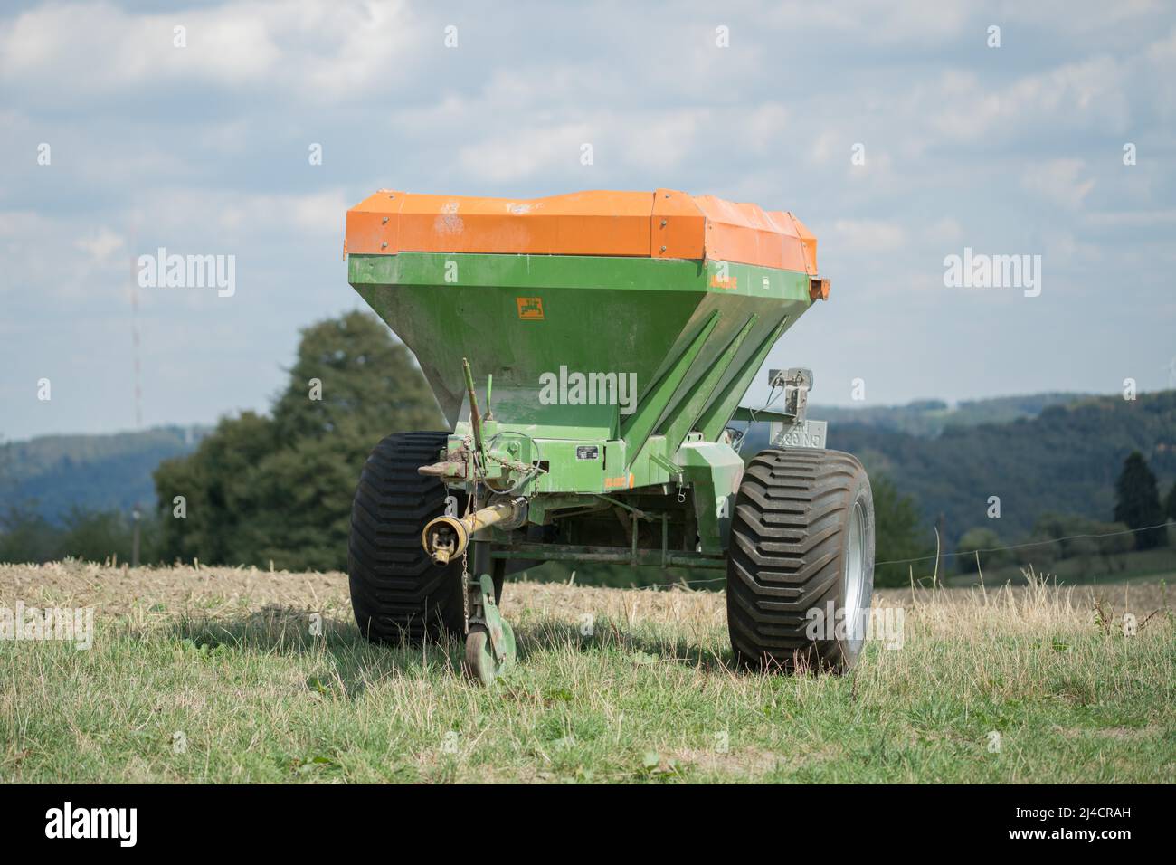 Lime spreader Amazone ZG 4002, agricultural implement, trailer, Velbert ...