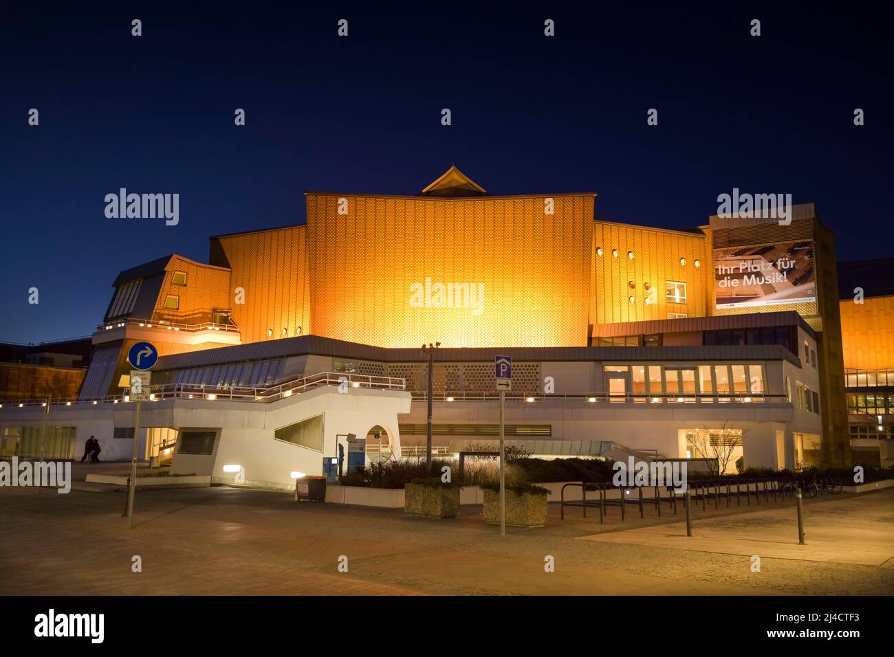 Berlin philharmonic concert hall hi-res stock photography and images ...