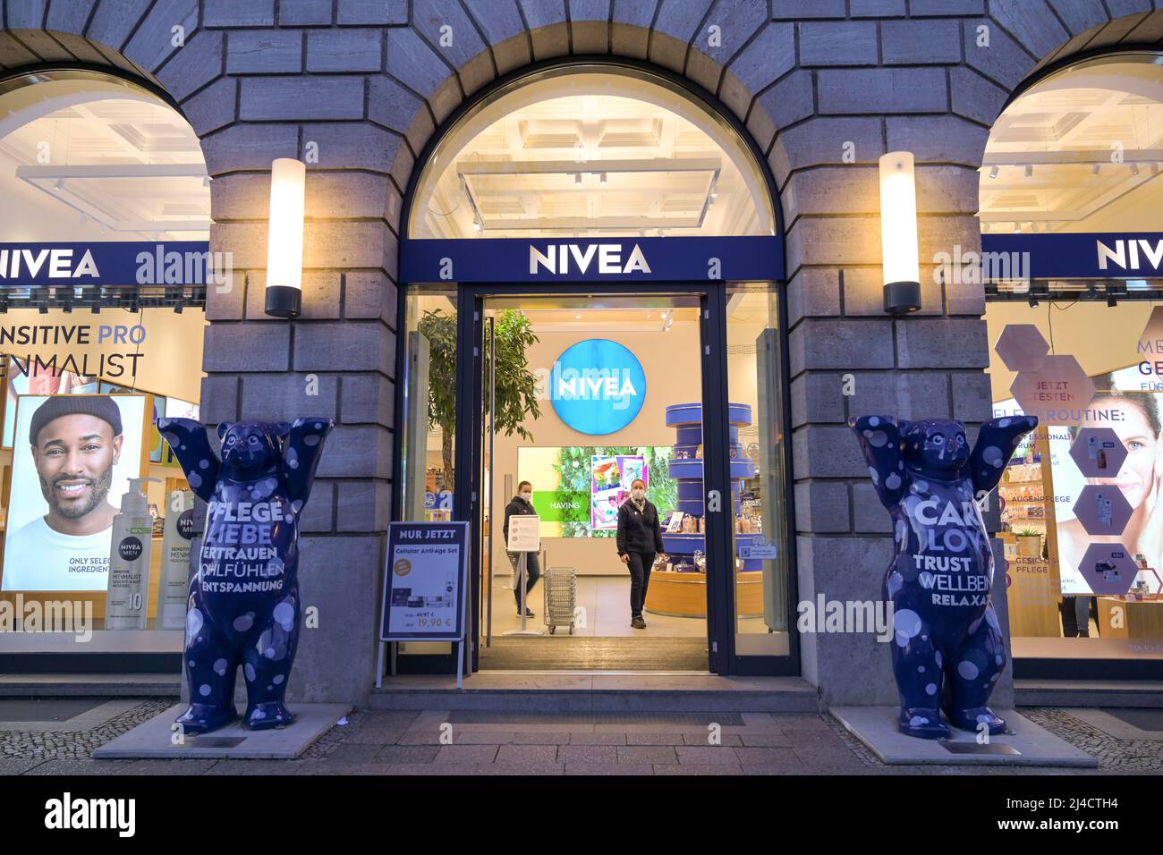 Nivea logo hi-res stock photography and images - Alamy