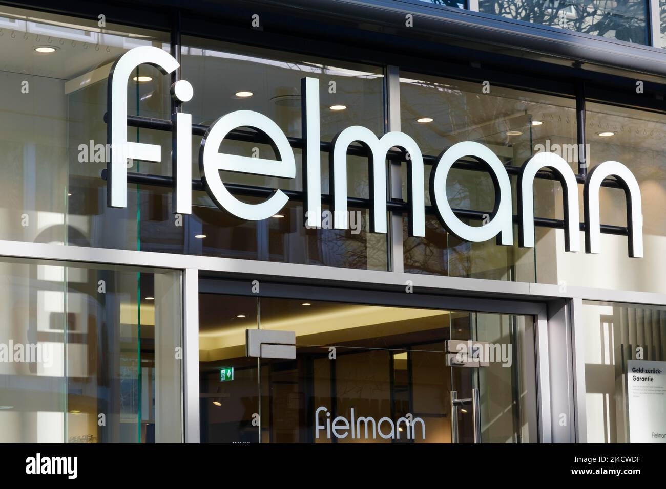 Fielmann logo hi-res stock photography and images - Alamy