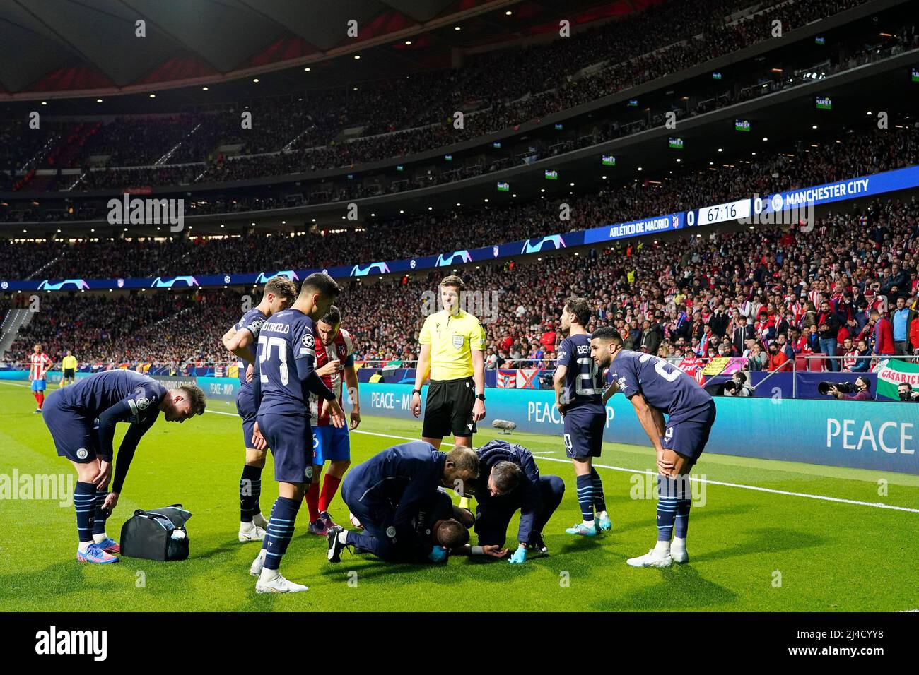 Kyle Walker of Manchester City injury during the UEFA Champions League ...