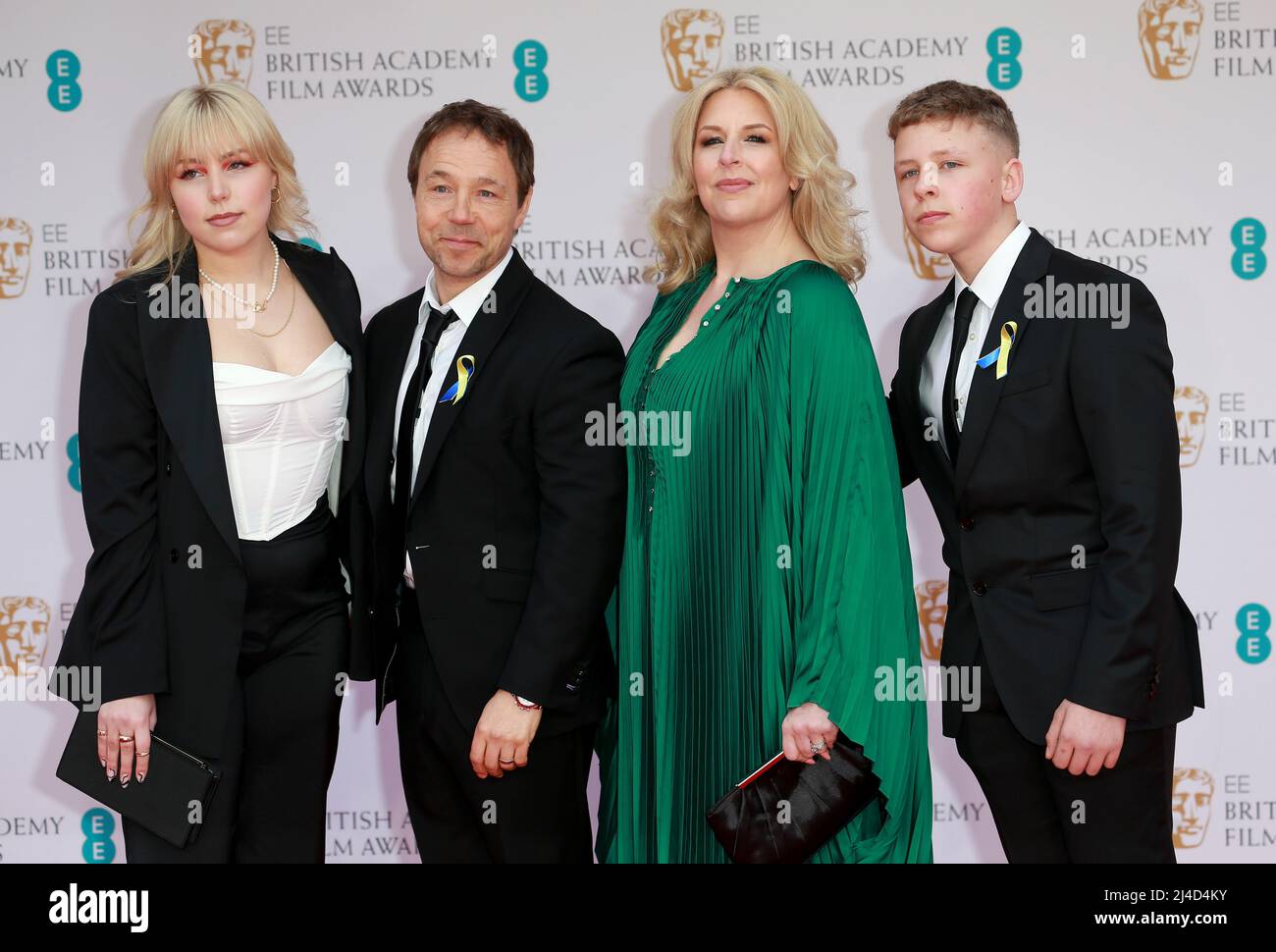 English royal family posing hi-res stock photography and images - Alamy