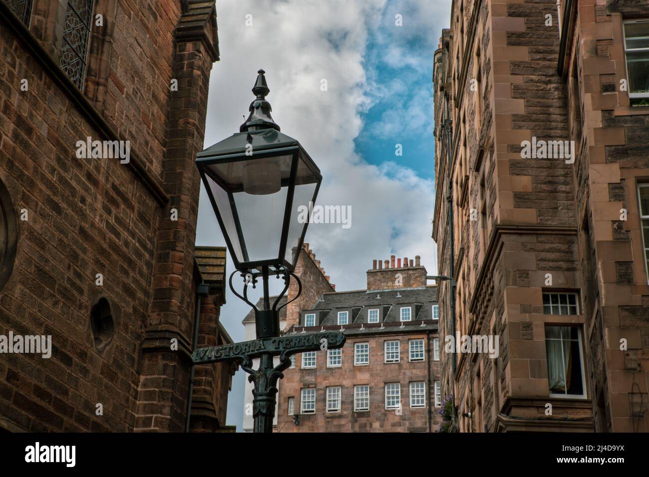 Traditional edinburgh tenement hi-res stock photography and images - Alamy