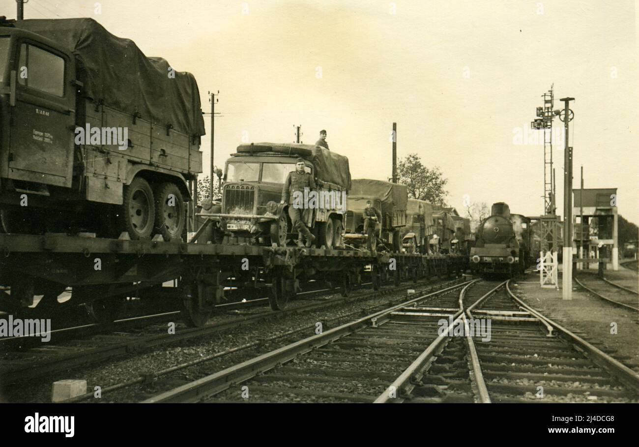 Ww2 ferry hi-res stock photography and images - Alamy