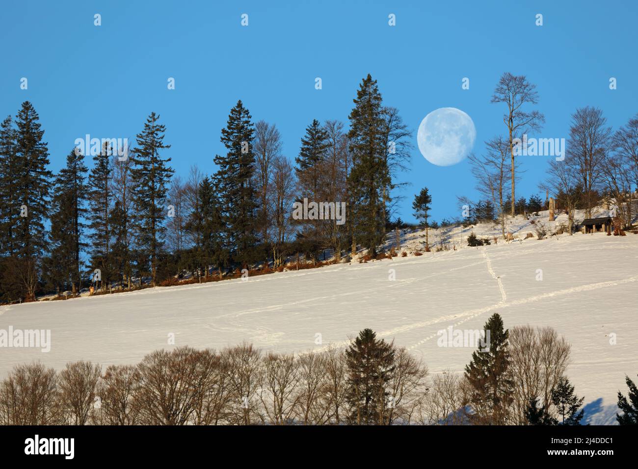 Moonrise and moonset hi-res stock photography and images - Alamy