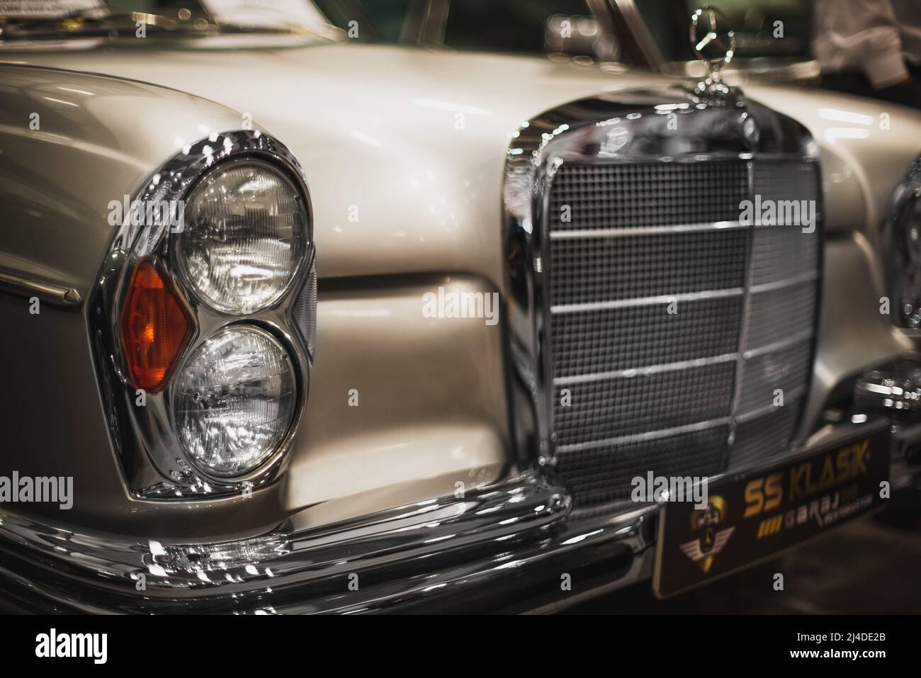 Twin headlight car hi-res stock photography and images - Alamy