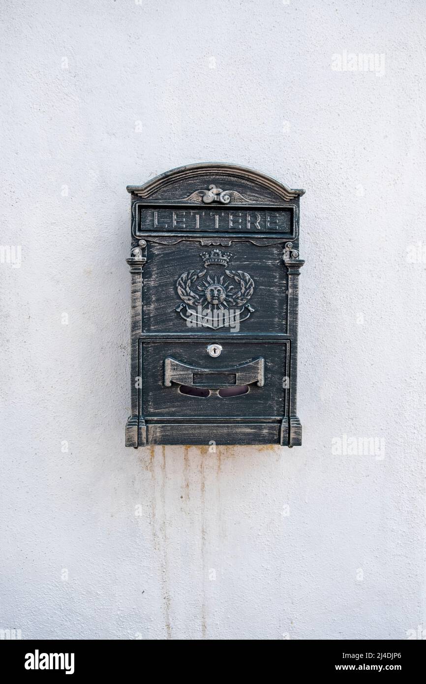 old vintage post box Stock Photo - Alamy