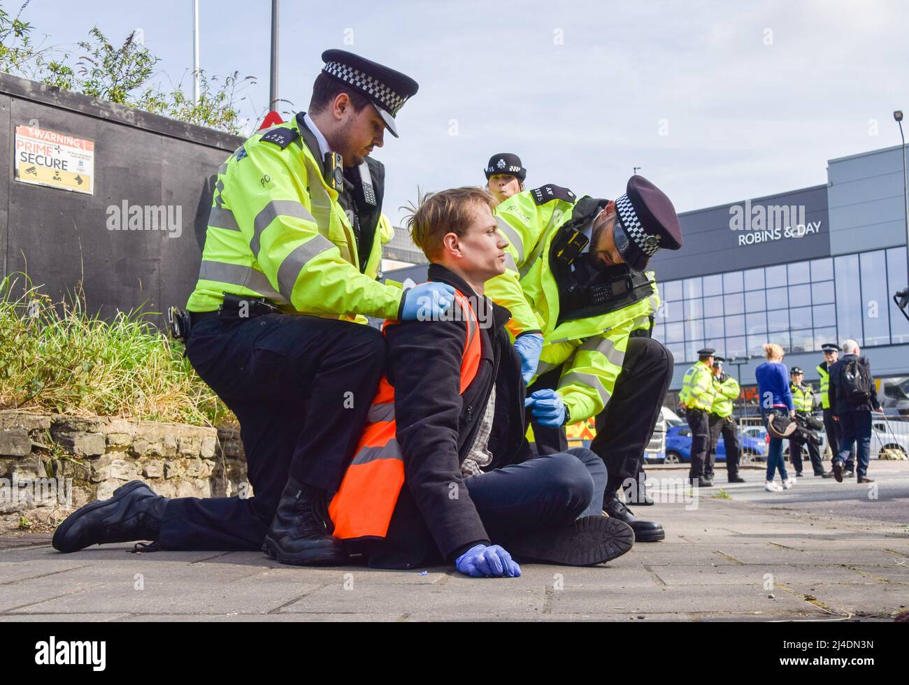 London, UK, 14th April 2022. Police officers search and arrest a ...